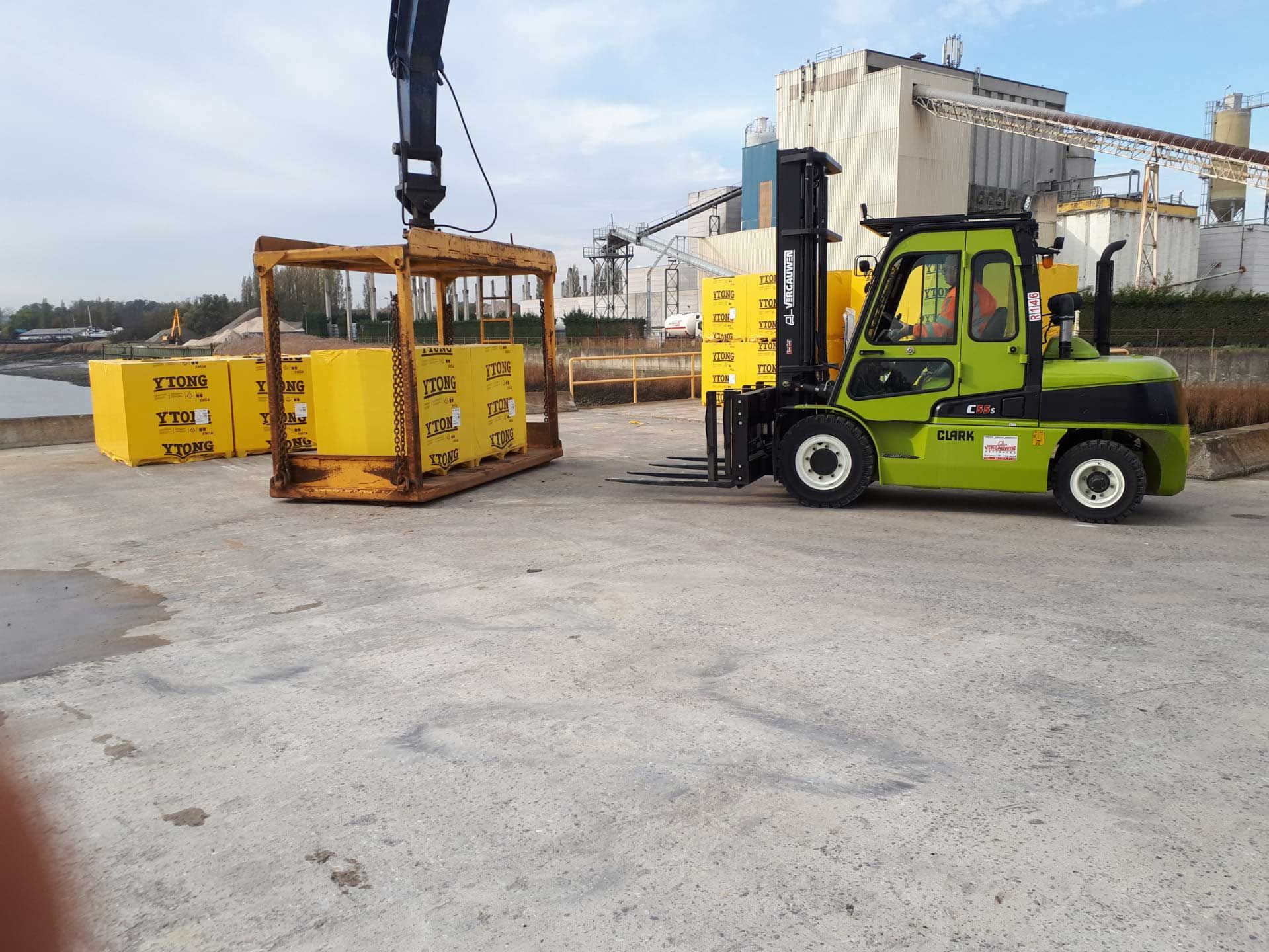 Transport over Water - Corporate Newsroom of the Xella Group