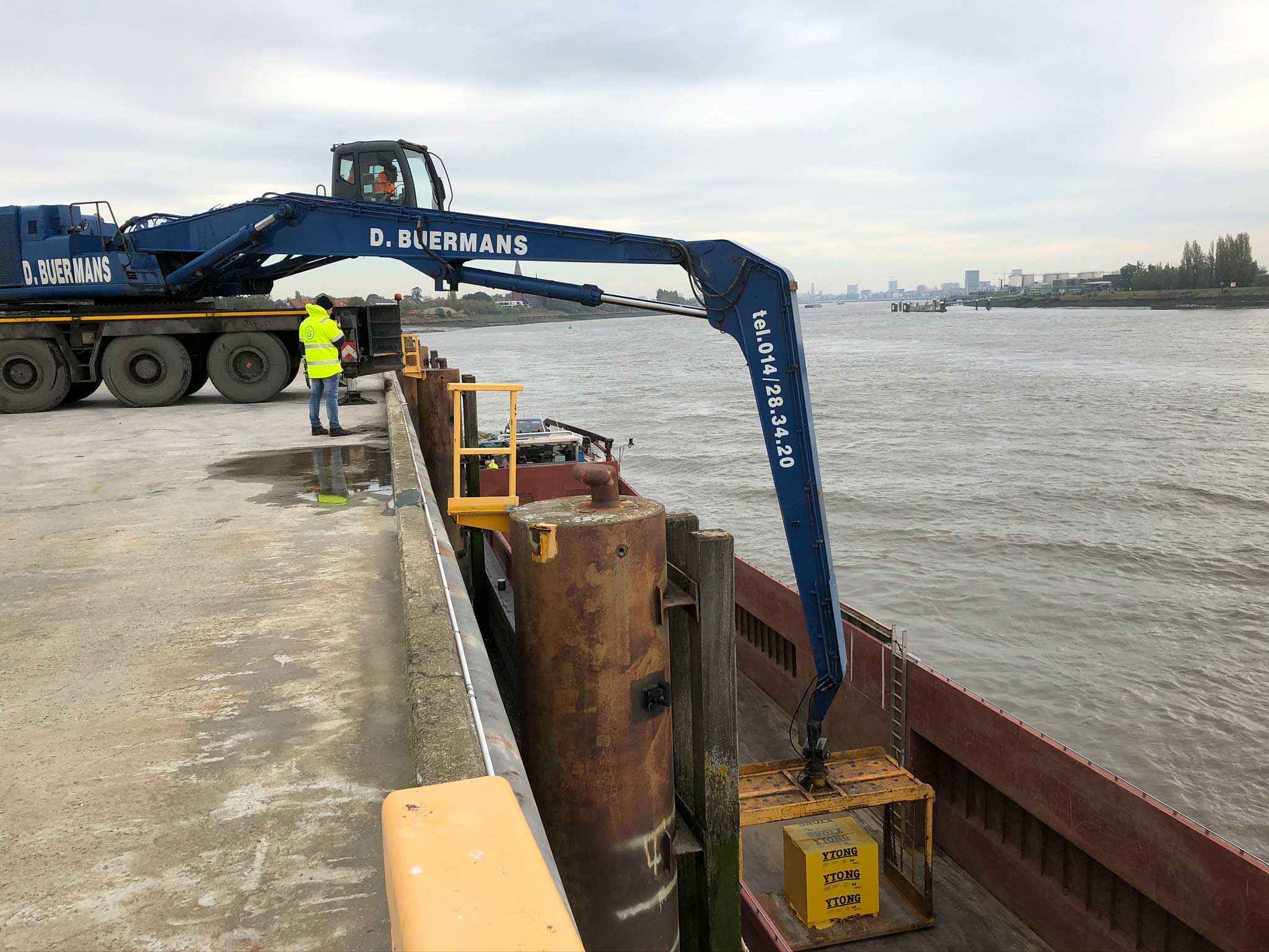 Transport over Water - Corporate Newsroom of the Xella Group